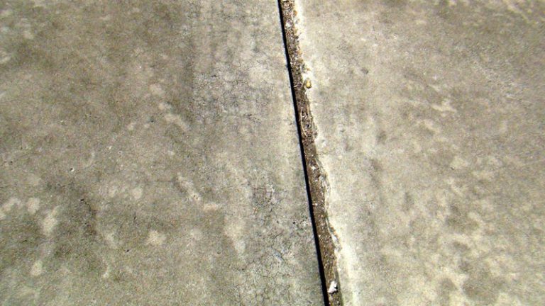 Different types of distress in a concrete structure - Constro Facilitator