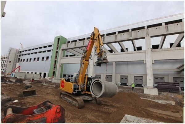 Liebherr announced a new tilt unit- the LiTiU for attachments