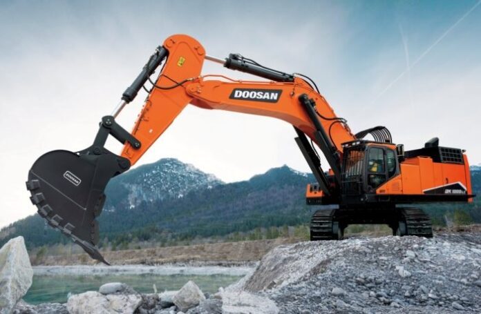 Doosan launches 100 tonne crawler excavator, largest of their manufacturing