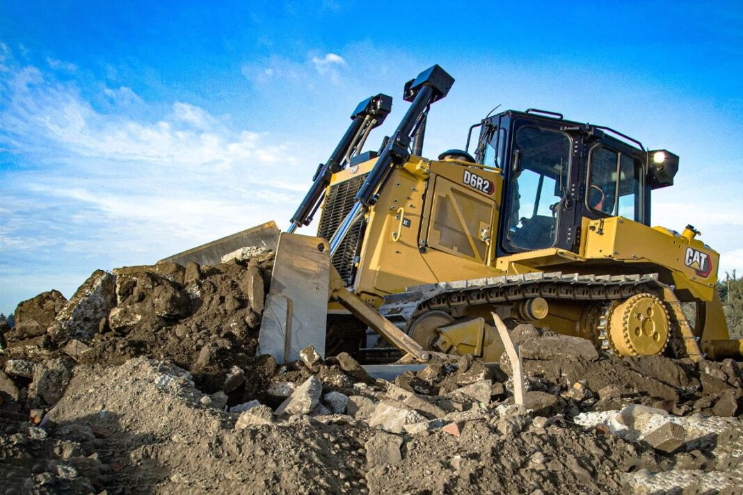 What are the major types of Hauling Equipment?
