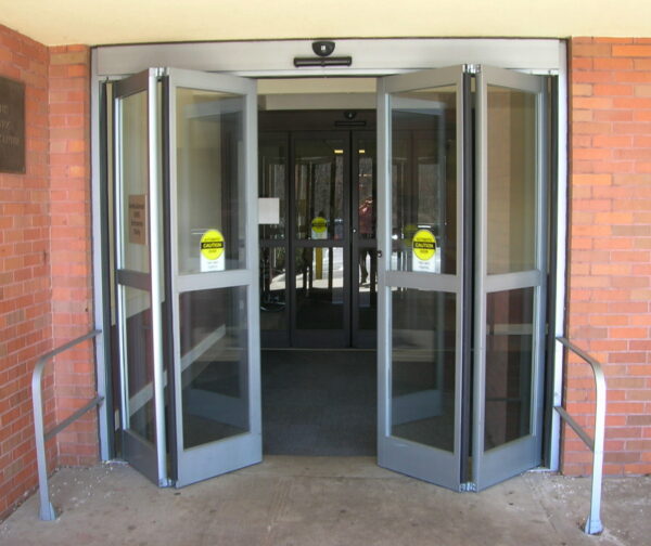 Advantages and types of Automatic Doors