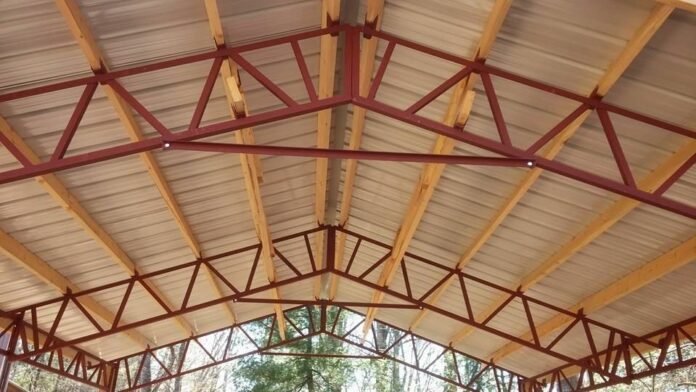 Advantages and types of steel roof trusses